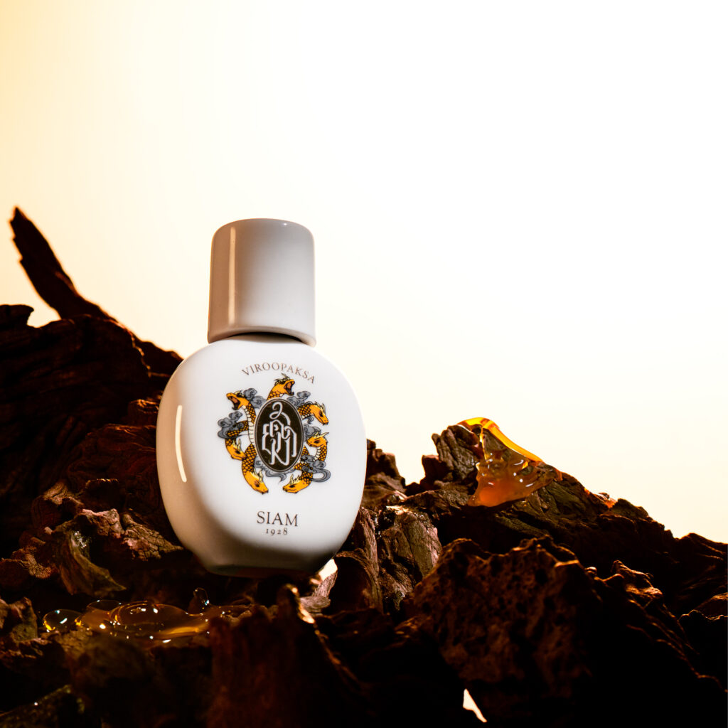 SIAM1928 VIROOPAKSA Porcelain Bottle – Siam1928